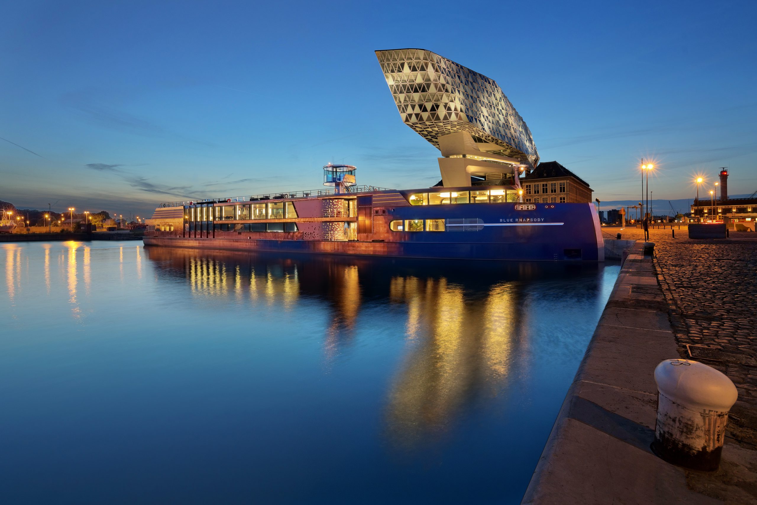 Blue Rhapsody | Eventboats